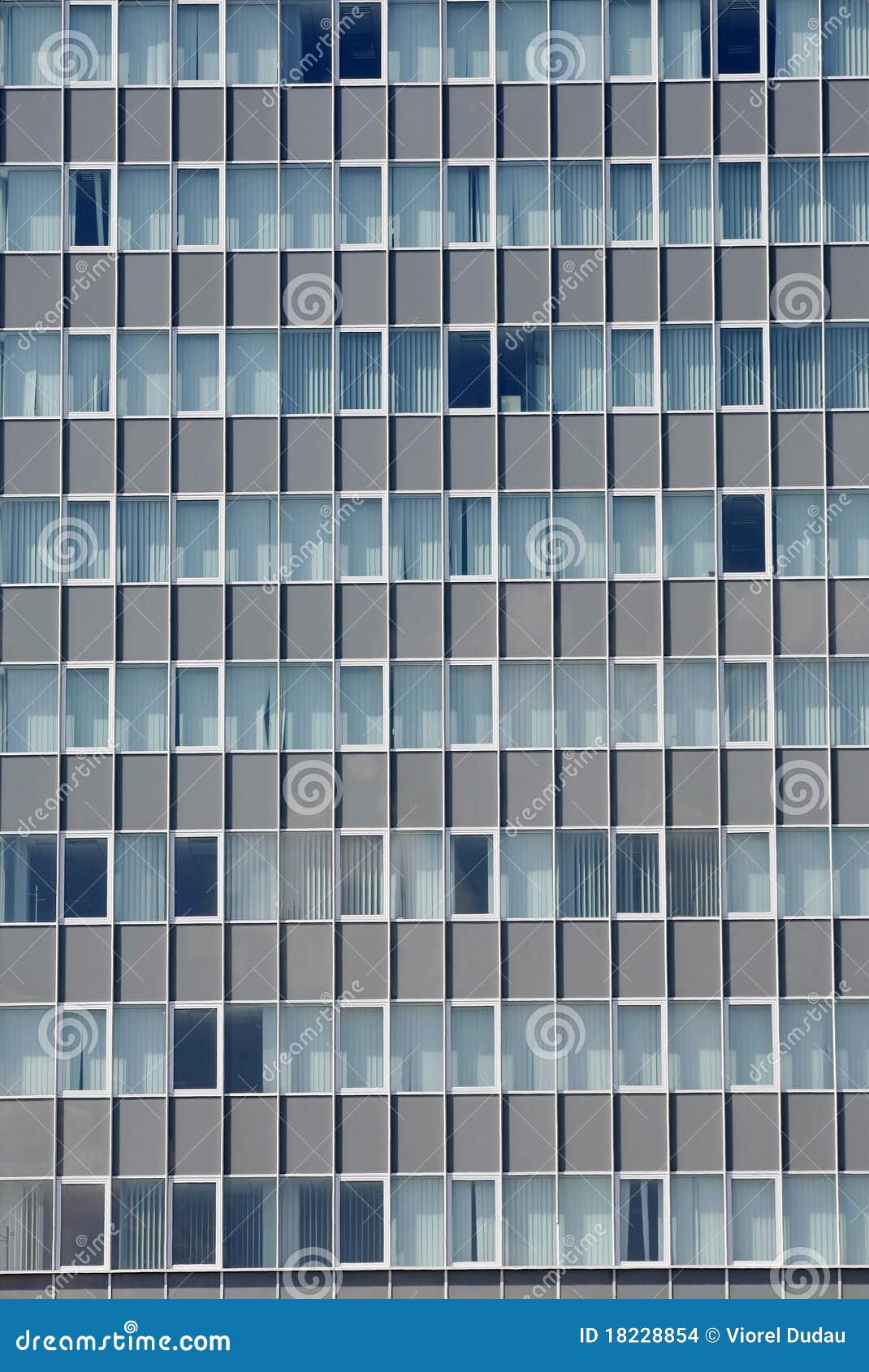 Windows De Una Fachada Del Edificio De Oficinas Foto de archivo - Imagen de ciudad, districto ...
