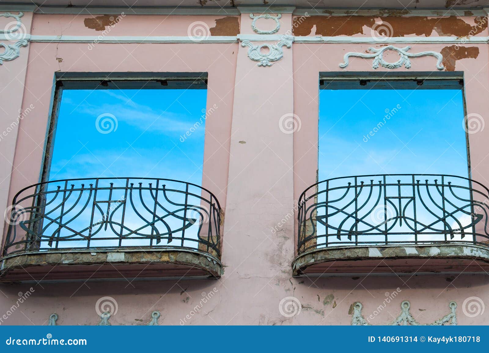 The Windows Face the Sky. Roofless Building Stock Photo - Image of ...