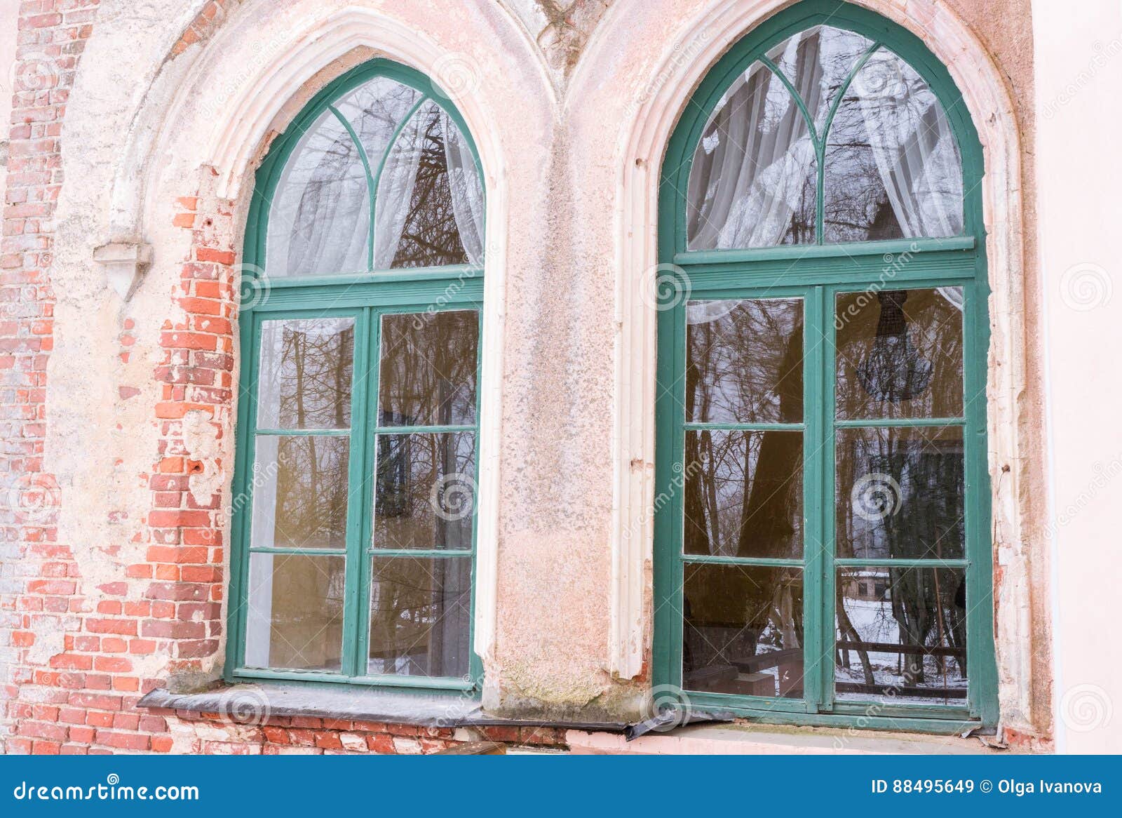 Windows of old castle stock image. Image of stone, outdoors - 88495649