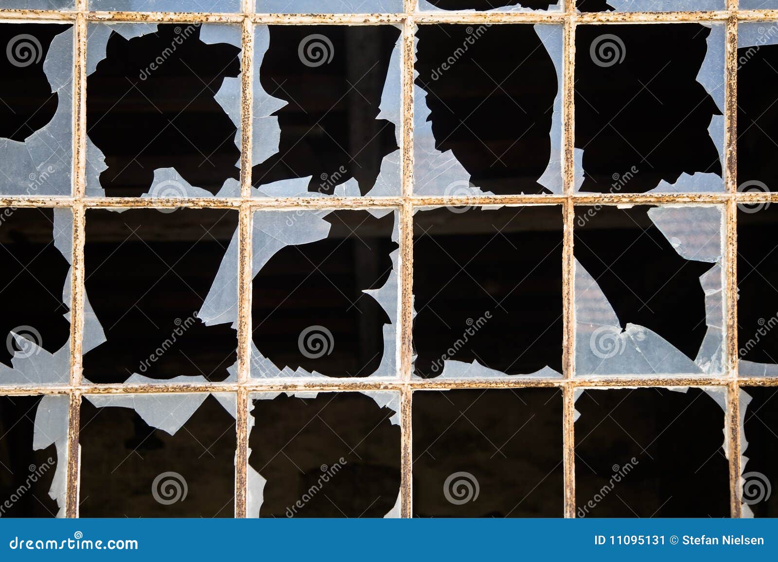 Windows quebrado imagen de archivo. Imagen de abandonado - 11095131