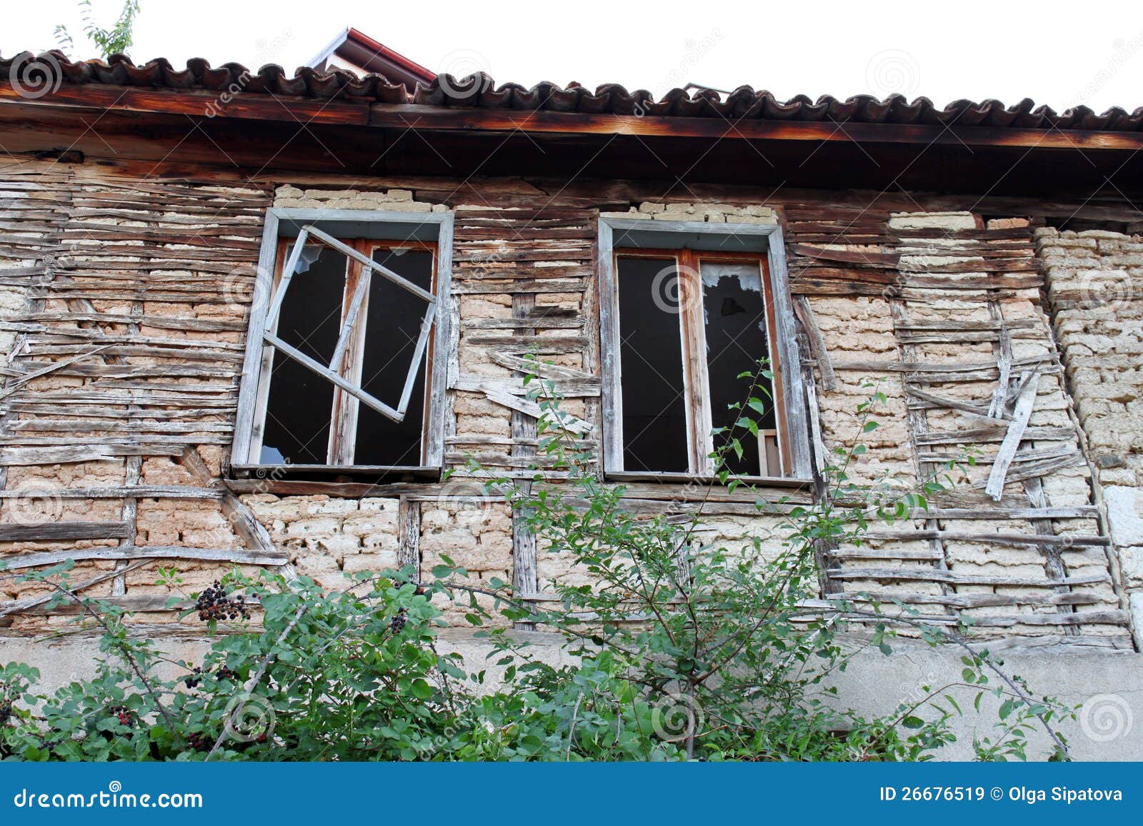Windows quebrado imagen de archivo. Imagen de roto, fachada - 26676519