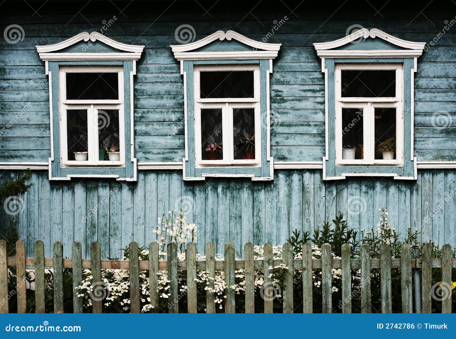 Windows in Suzdal (Russia) stock photo. Image of mansion - 2742786