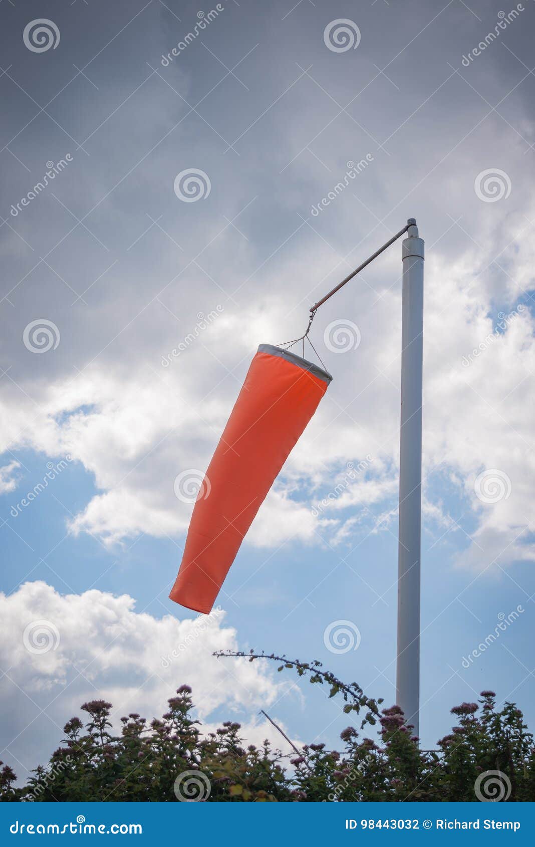 Windsock стоковое фото. изображение насчитывающей индикатор - 98443032