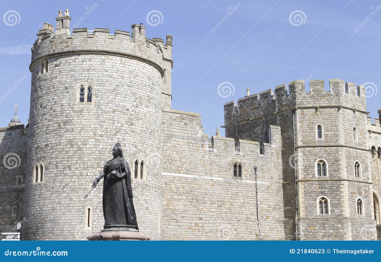 Windsor Castle Starue of Queen Victoria Editorial Stock Photo - Image ...