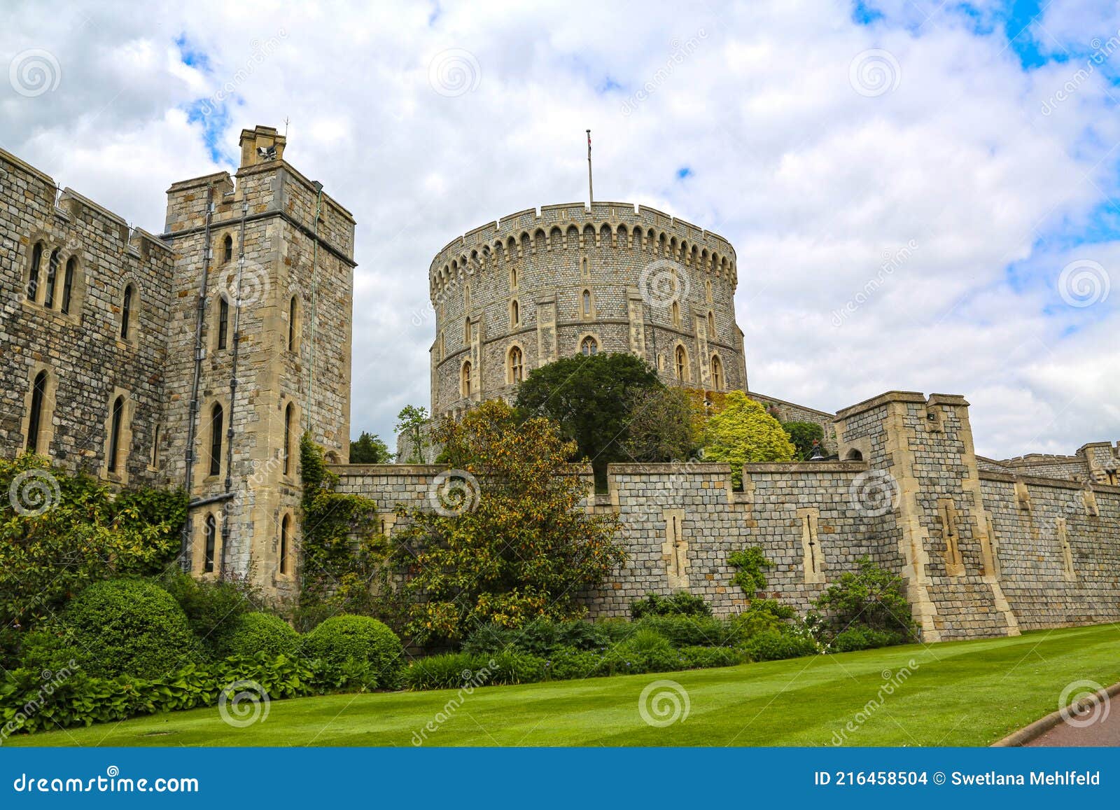 Windsor, Great Britain -May 25, 2016: Windsor Castle, Round Tower ...