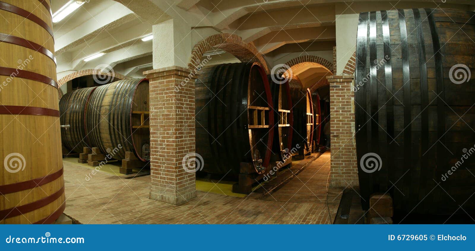 The Biggest Wine Barrel In The World (Heidelberg Castle) Stock Photo ...
