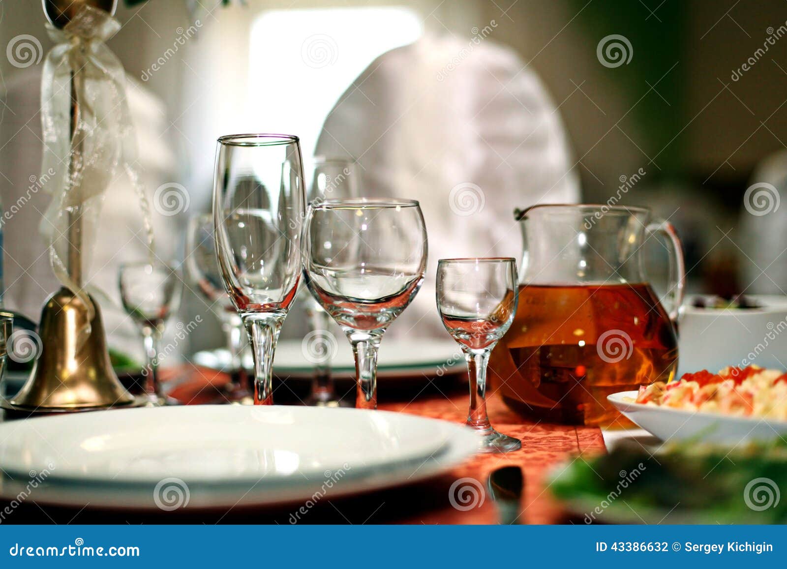 Wine Glasses in a Restaurant Table Setting Stock Photo - Image of ... Wine Glasses in a Restaurant Table Setting Stock Photo - Image of ...