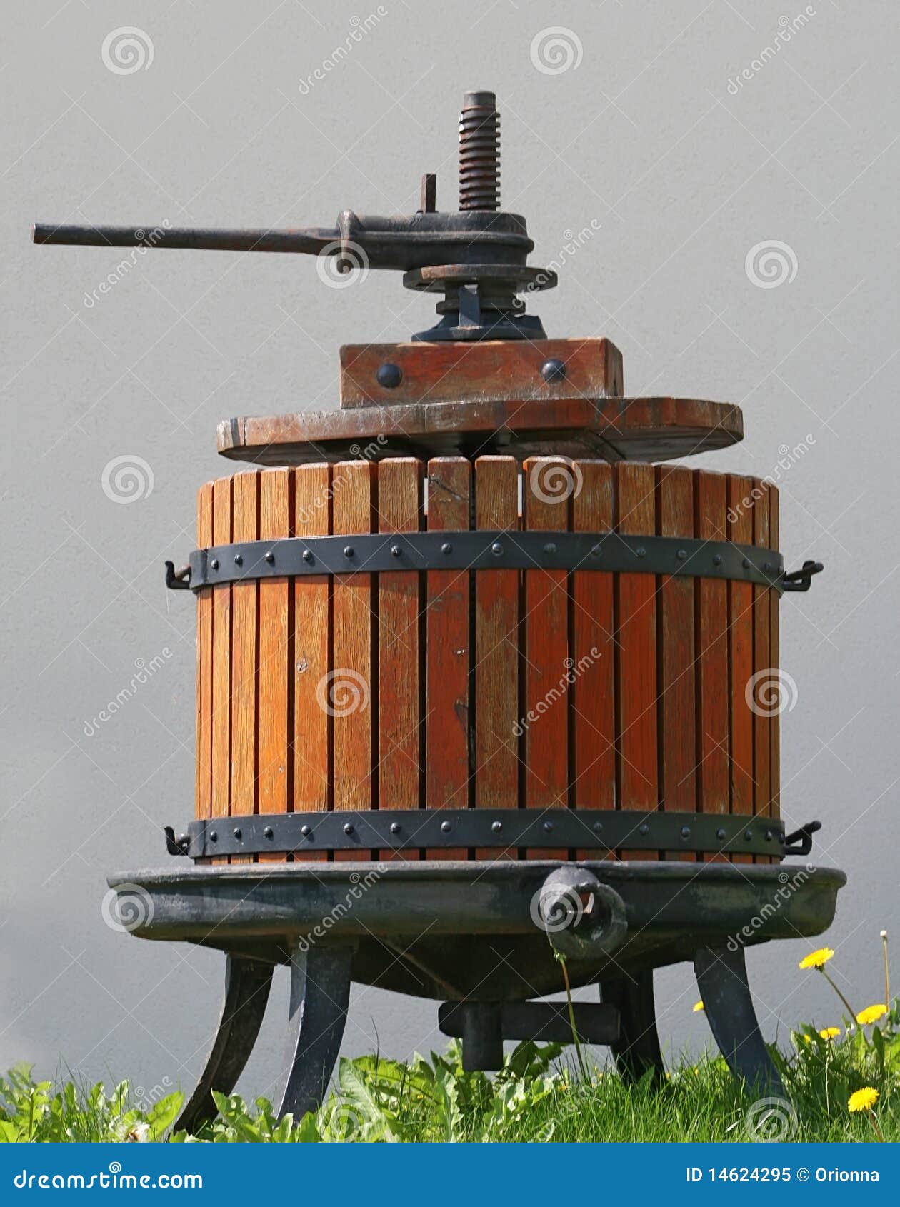 WINE PRESS stock image. Image of vineyard, french, alcohol - 14624295