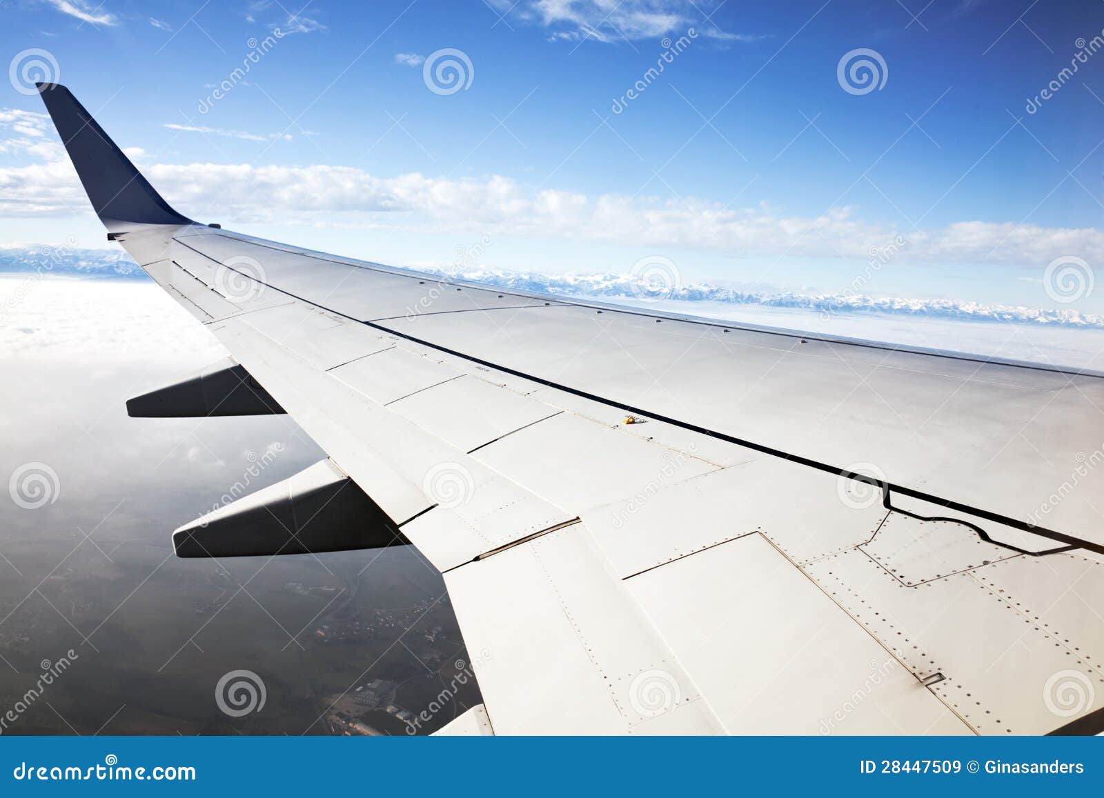 Wing of an aircraft stock image. Image of transport, flyer - 28447509