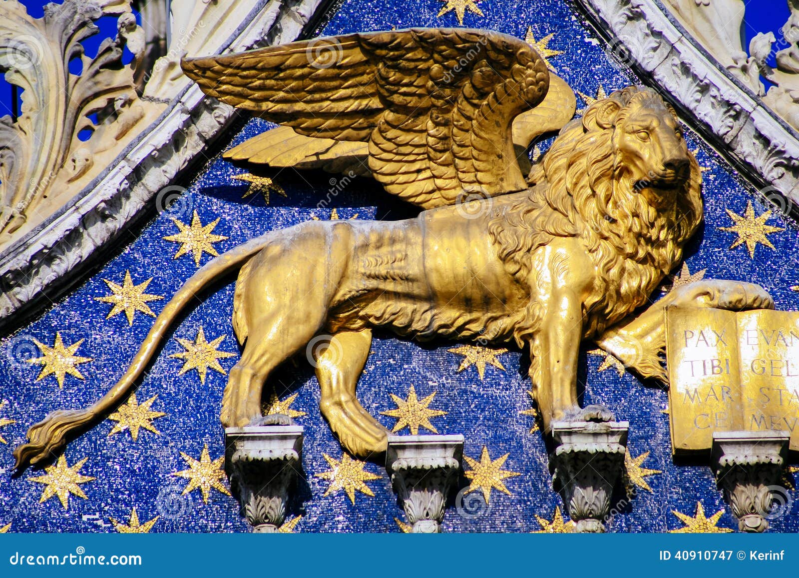 Winged Lion on St Marks, Venice Stock Image - Image of arms, blue: 40910747
