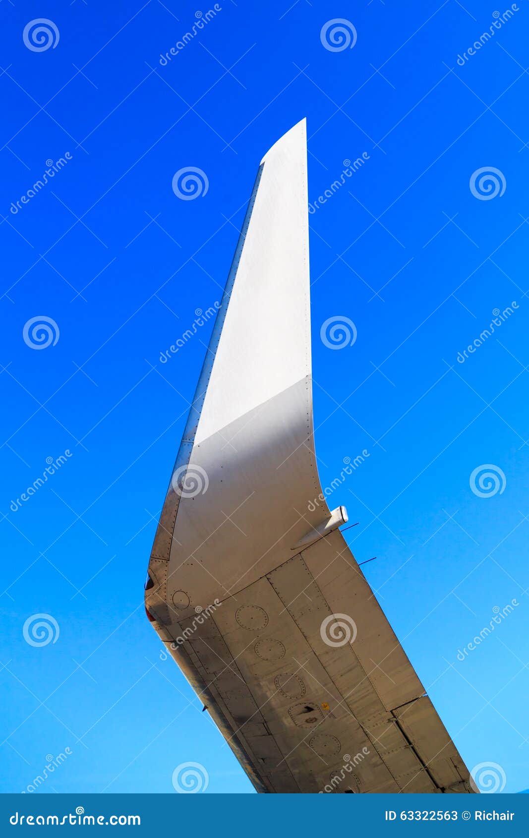 Wingtip stock image. Image of passengers, aluminium, cruise - 63322563