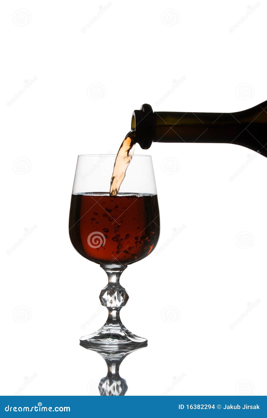 Wino zdjęcie stock. Obraz złożonej z wineglass, zmrok - 16382294