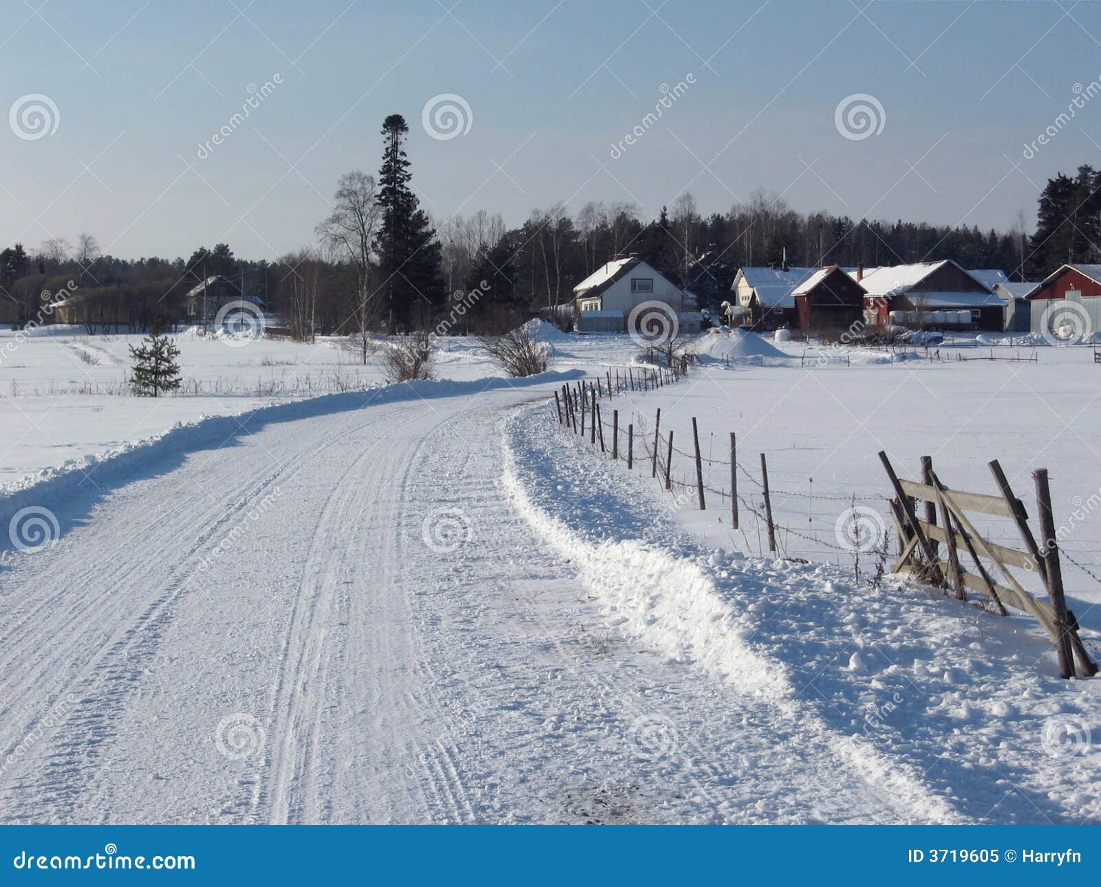 Winter countryside stock image. Image of farmhouse, joki - 3719605