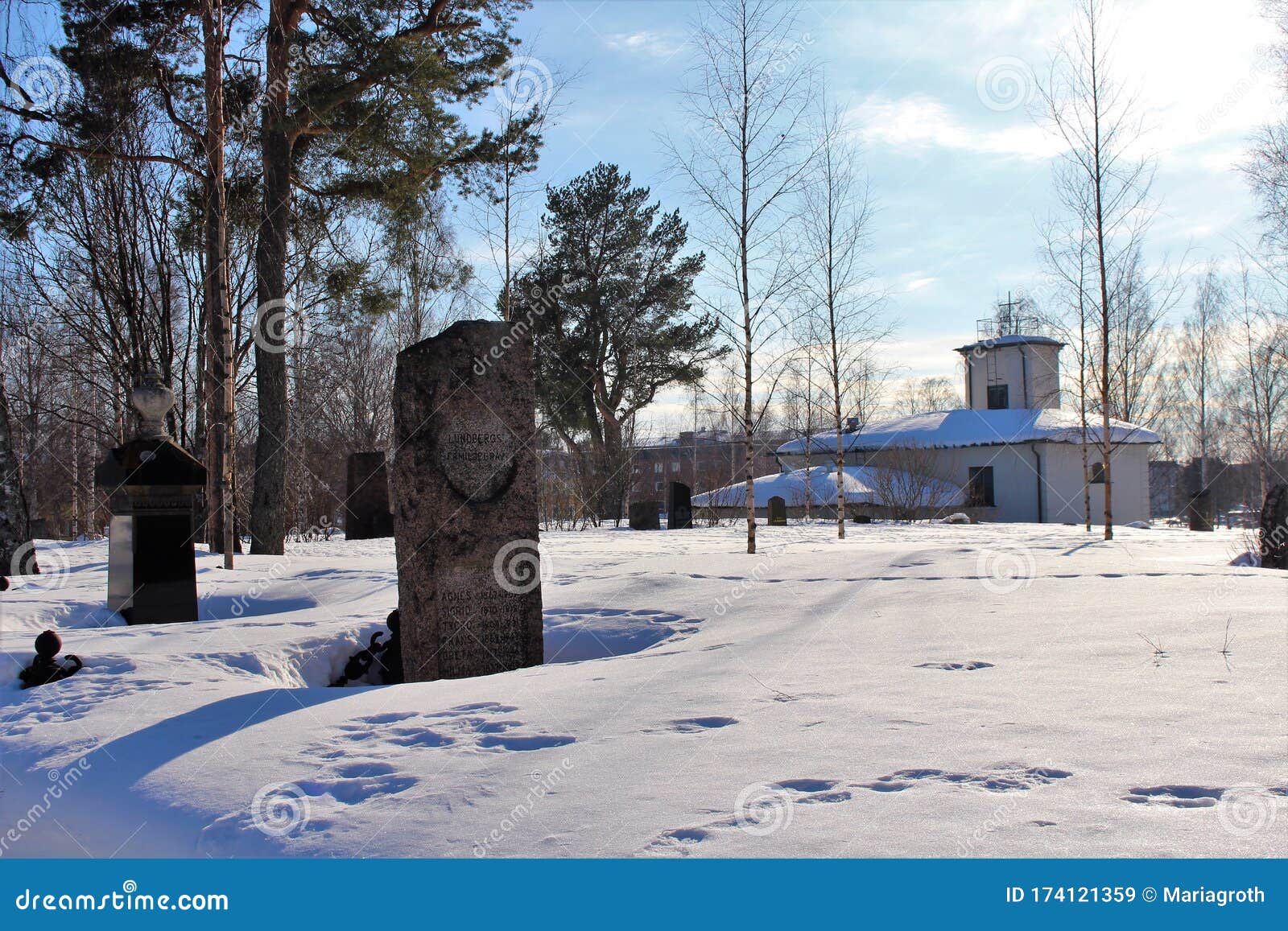 Winter day at the cemetery editorial stock image. Image of beautiful ...