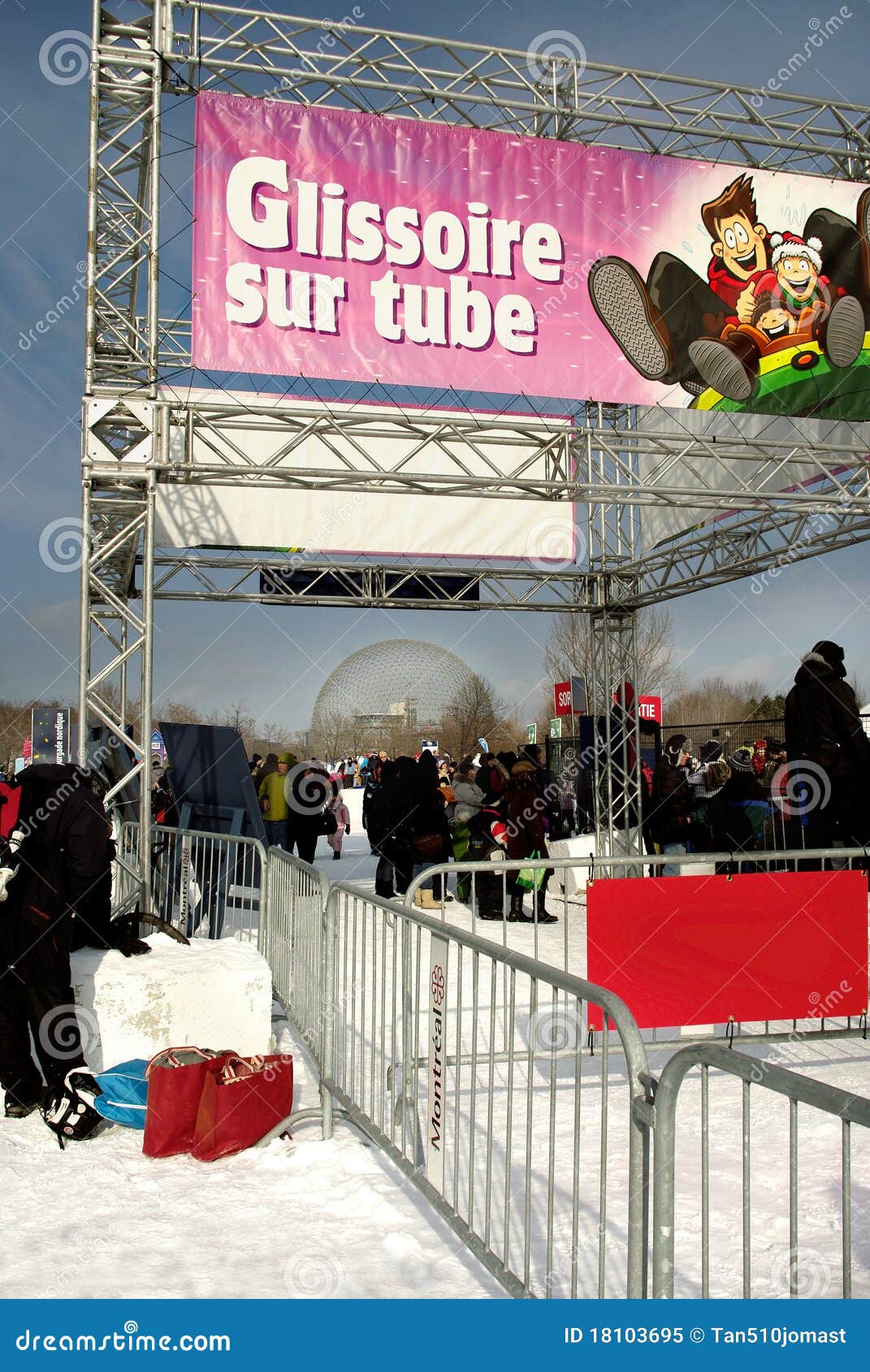 Glissoire sur tube editorial image. Image of glissoiresurtube - 18103695