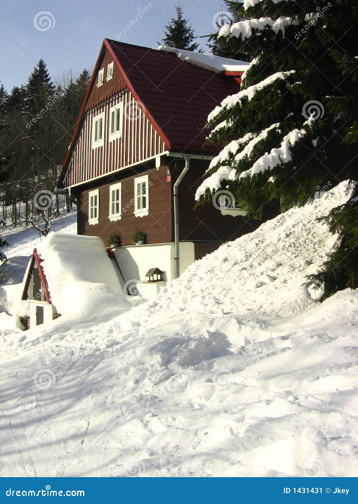 Winter house stock image. Image of cabin, mountain, cottage - 1431431