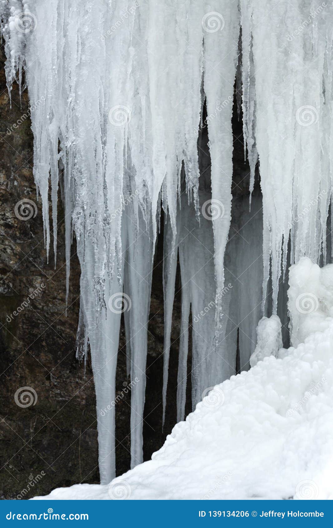 Dramatic Patterns in the Ice at Blackledge Falls Park, Connecticut ...