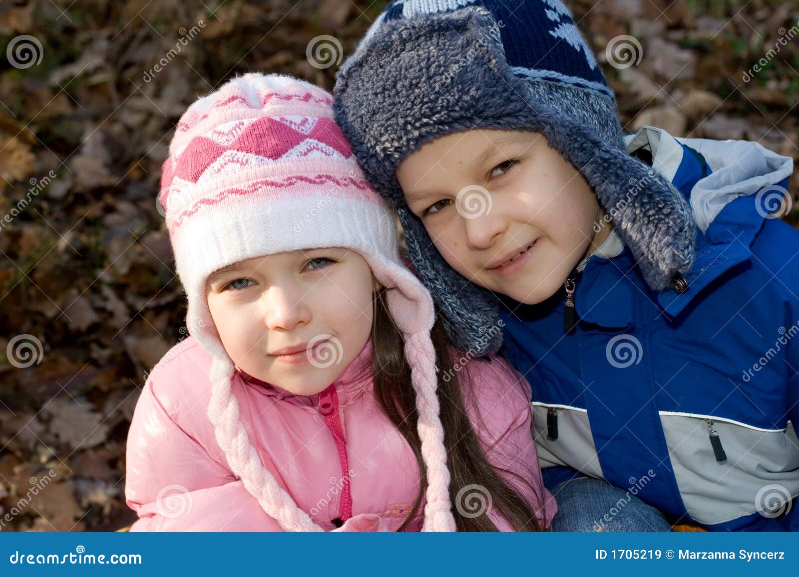 Winter-Kind-Portrait stockbild. Bild von mantel, neigung - 1705219