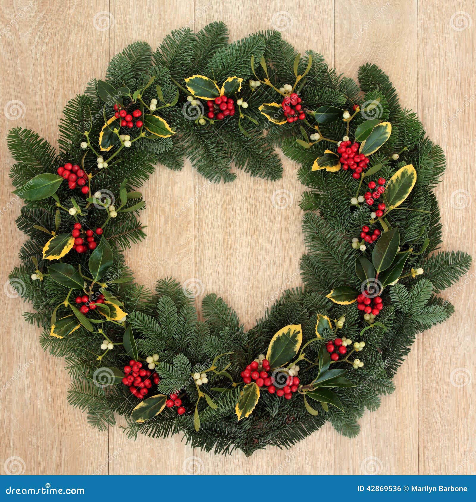 Winter-Kranz stockfoto. Bild von karte, fichten, traditionell - 42869536