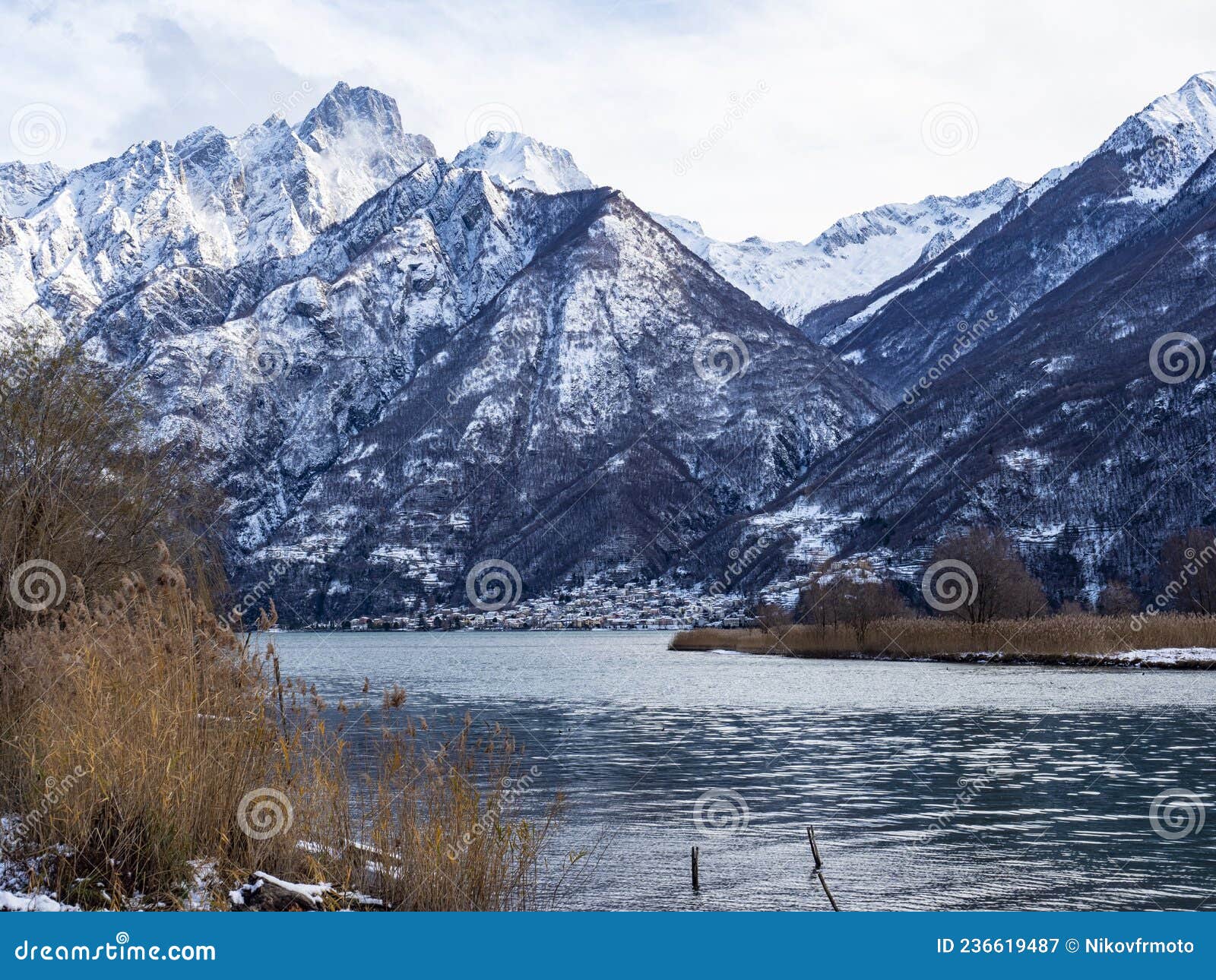 Winter Landscape on Lake Como Stock Image - Image of cane, chiavenna ...
