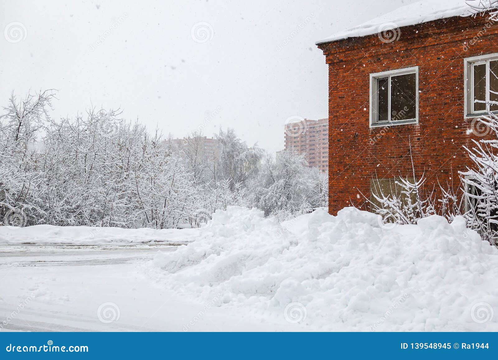 Winter landscape. Snowfall stock image. Image of building - 139548945