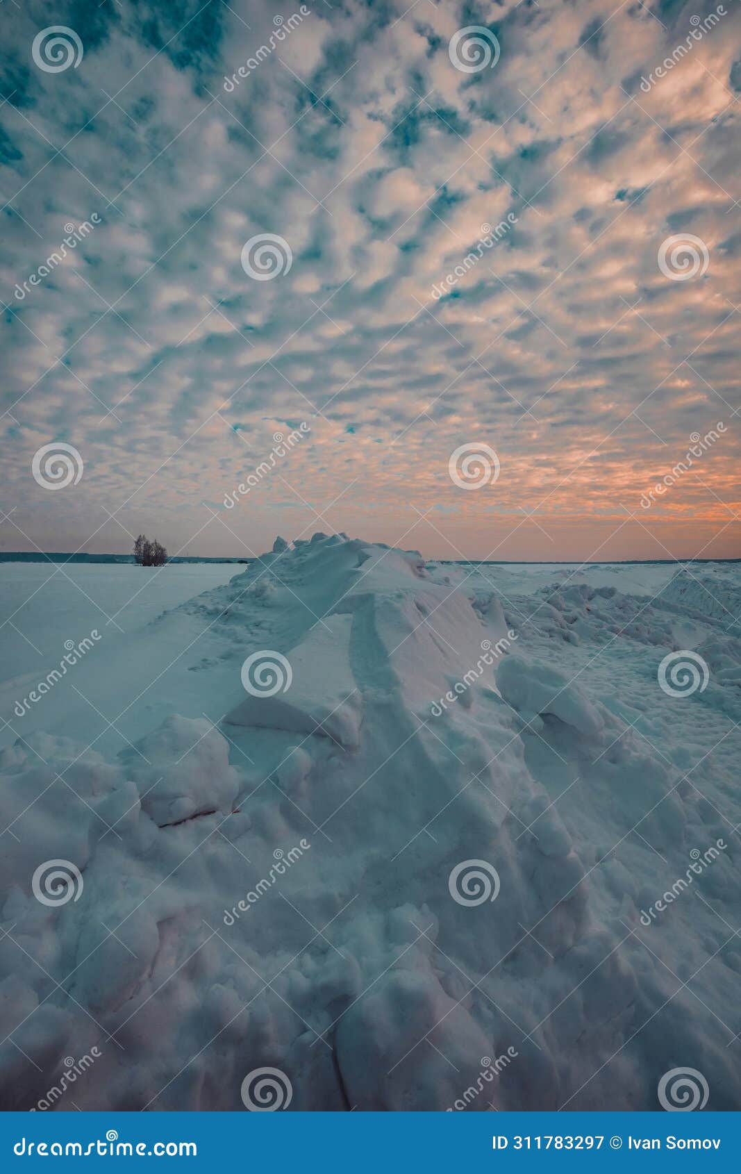 Winter Nature in the Russian Countryside at Sunset Stock Image - Image ...