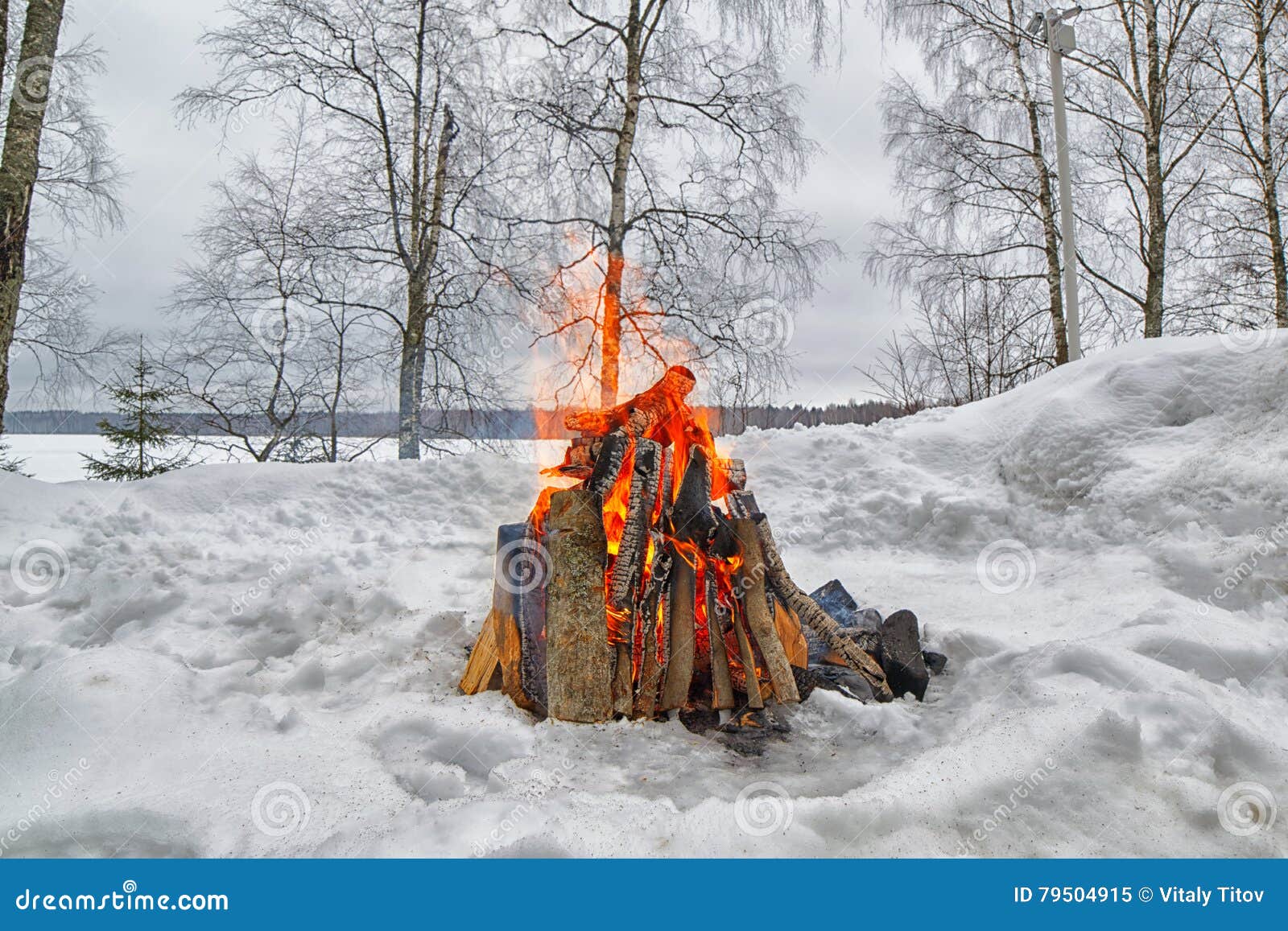 Winter outdoor bonfire stock image. Image of open, fire - 79504915