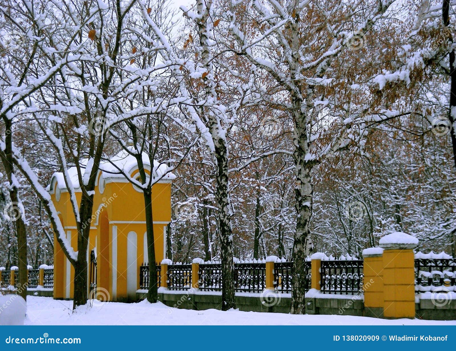 Winter park in the snow stock image. Image of blow, wall - 138020909