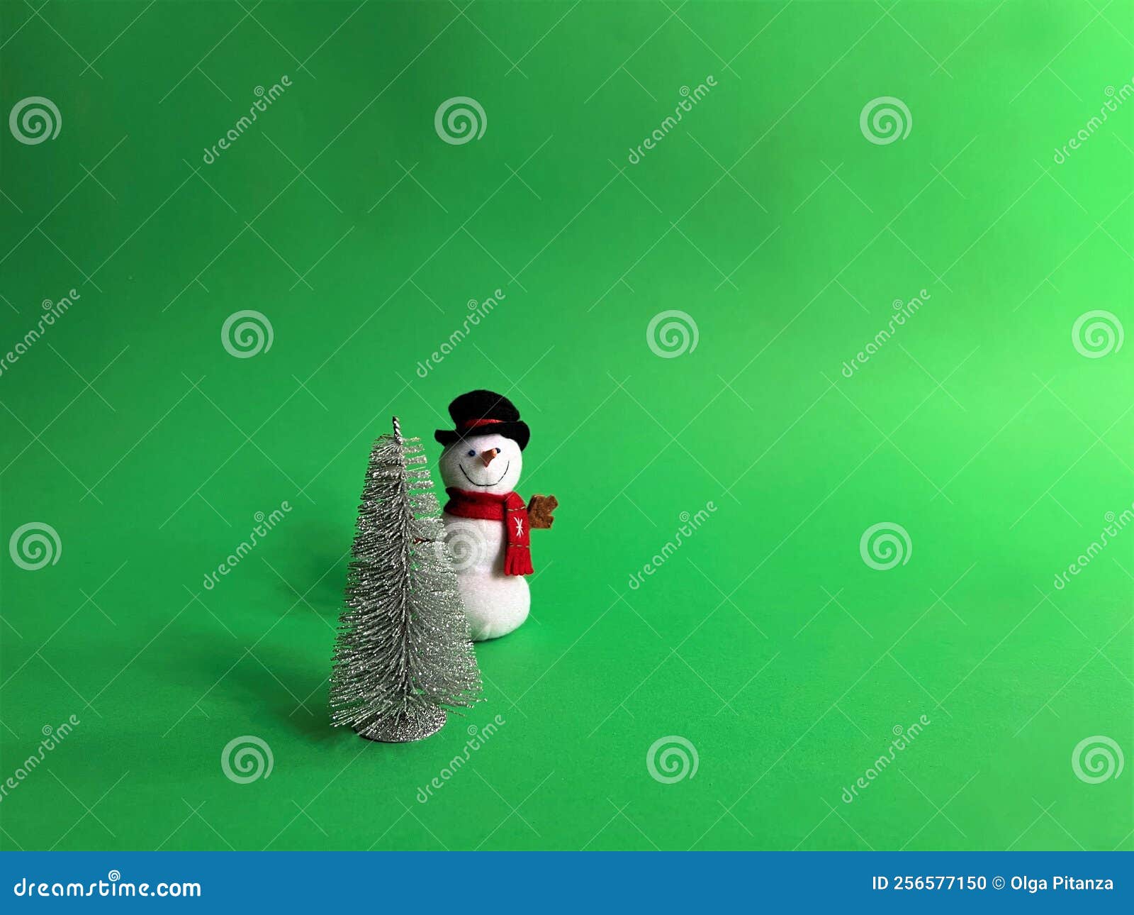 Winter Snowman with Christmas Tree on Green Screen Croma Key Stock ...