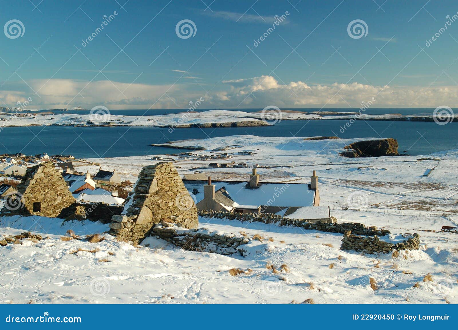 Winter snowy seascape stock photo. Image of cliff, winter - 22920450