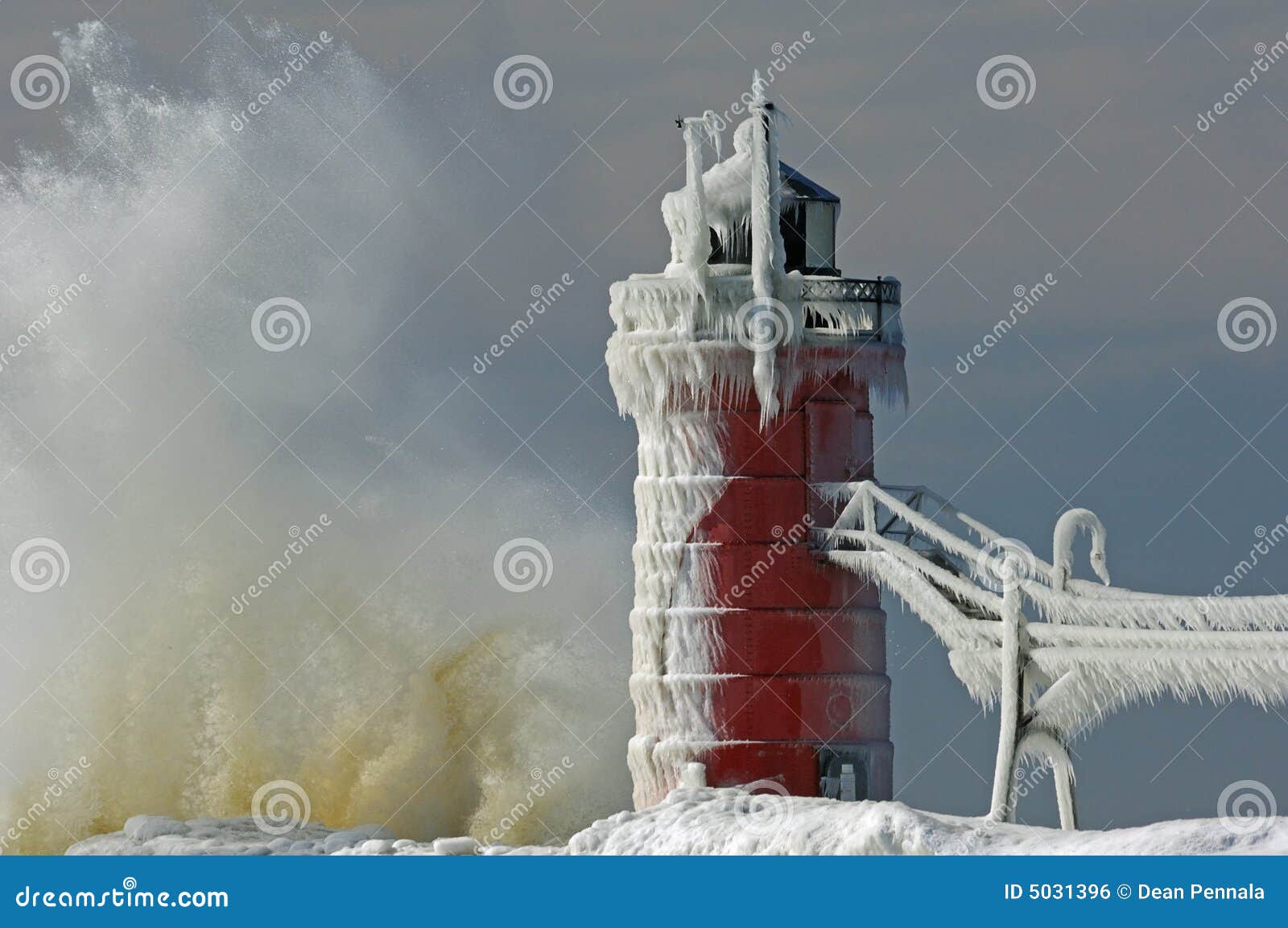 Winter, South Haven Lighthouse Stock Photo - Image of splashing, nature ...