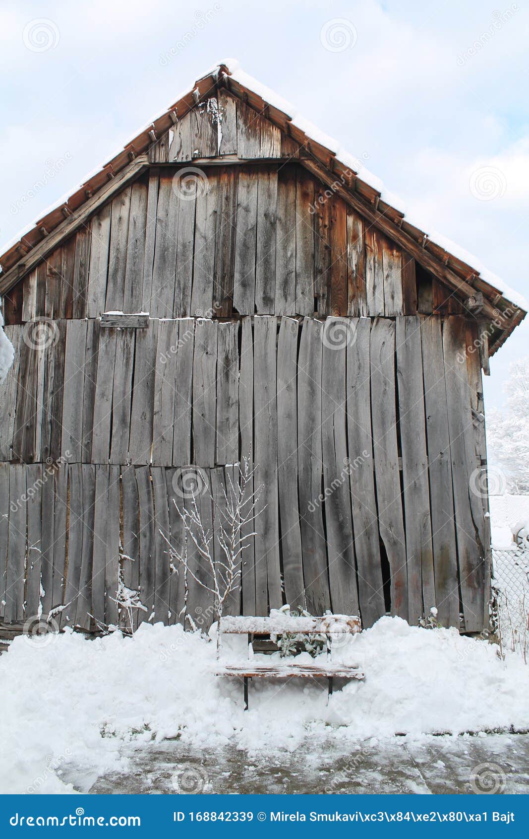 Winter view old barn stock image. Image of barn, view - 168842339