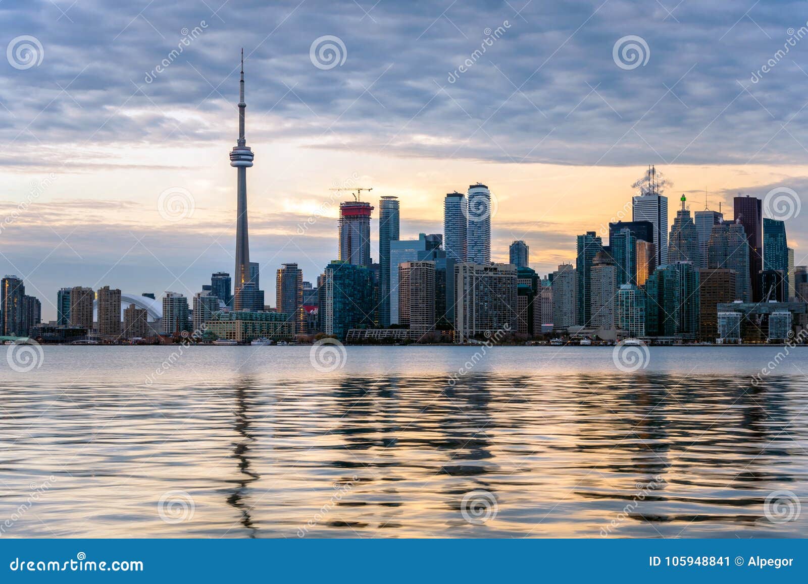 Sunset Over Downtown Toronto Editorial Photo - Image of landmark ...