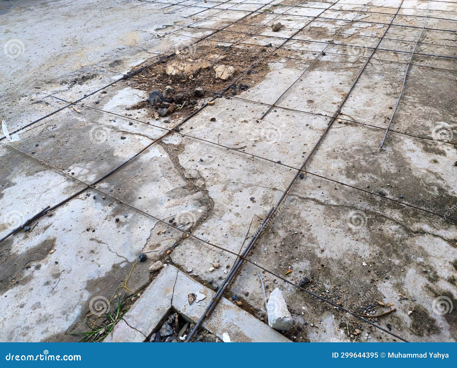 Wire Construction for Cement Cast Supports Stock Image - Image of ...