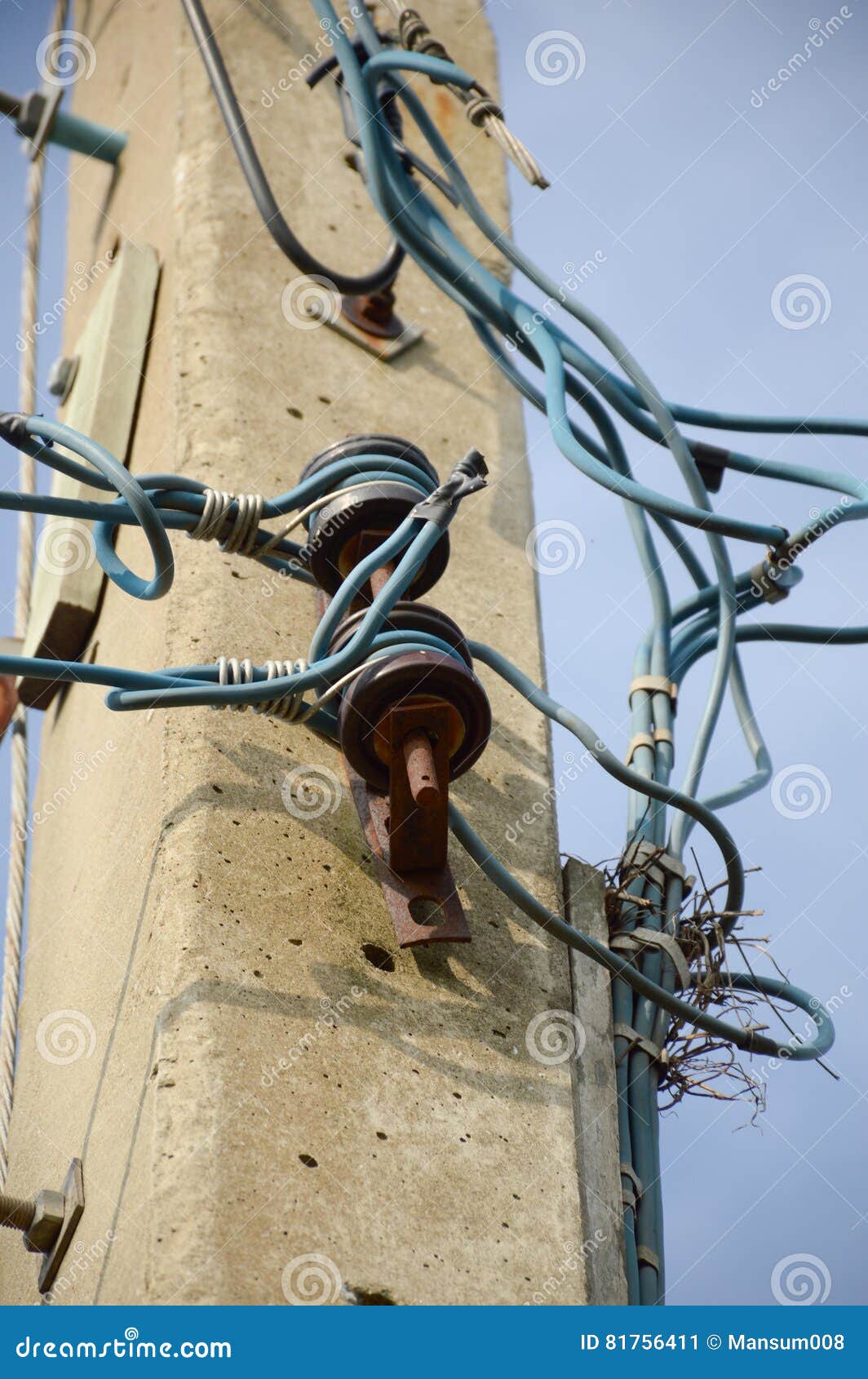 Wire on electricity post stock image. Image of sling - 81756411