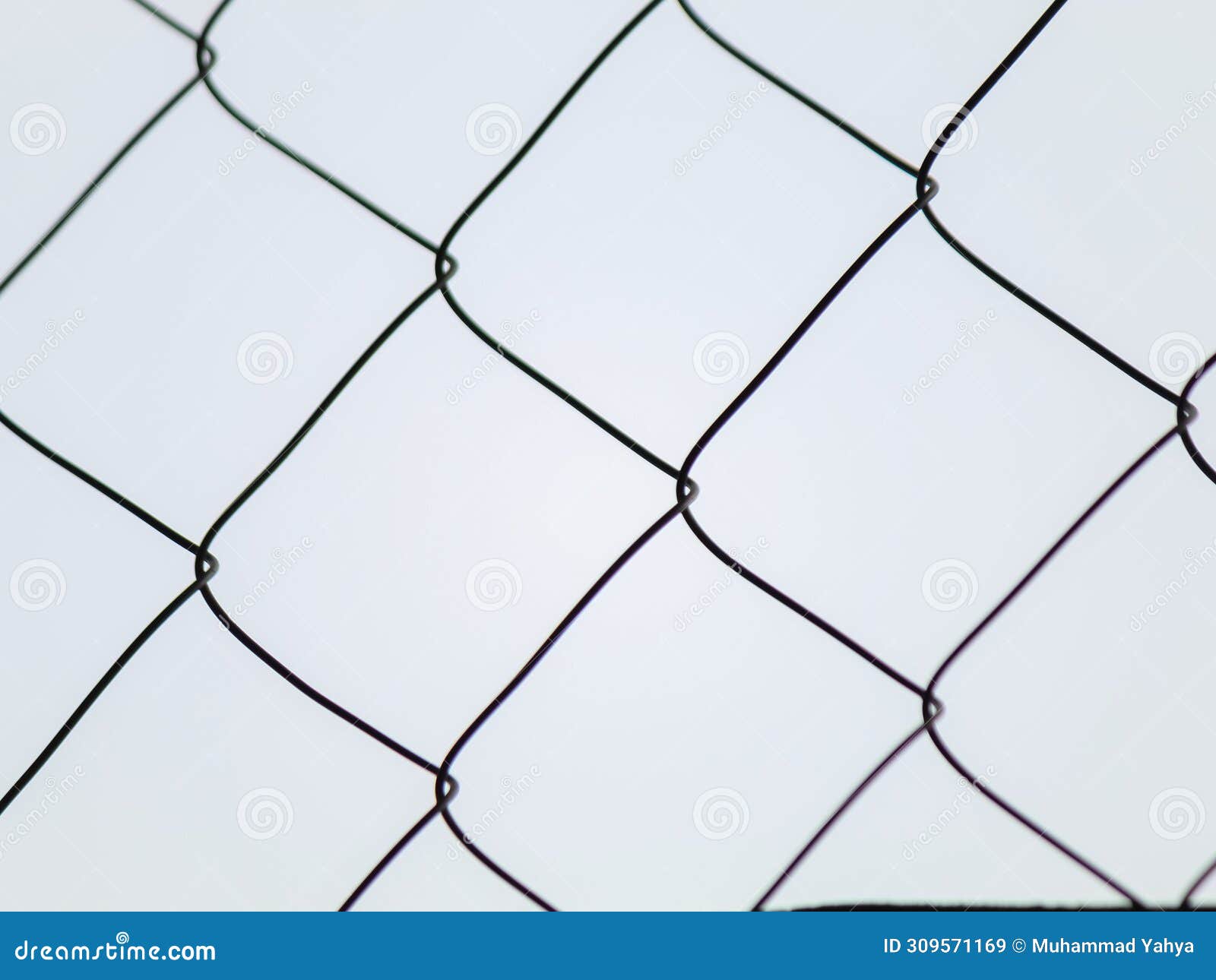 The Wire Mesh that Forms the Barrier Stock Image - Image of grid, mesh ...