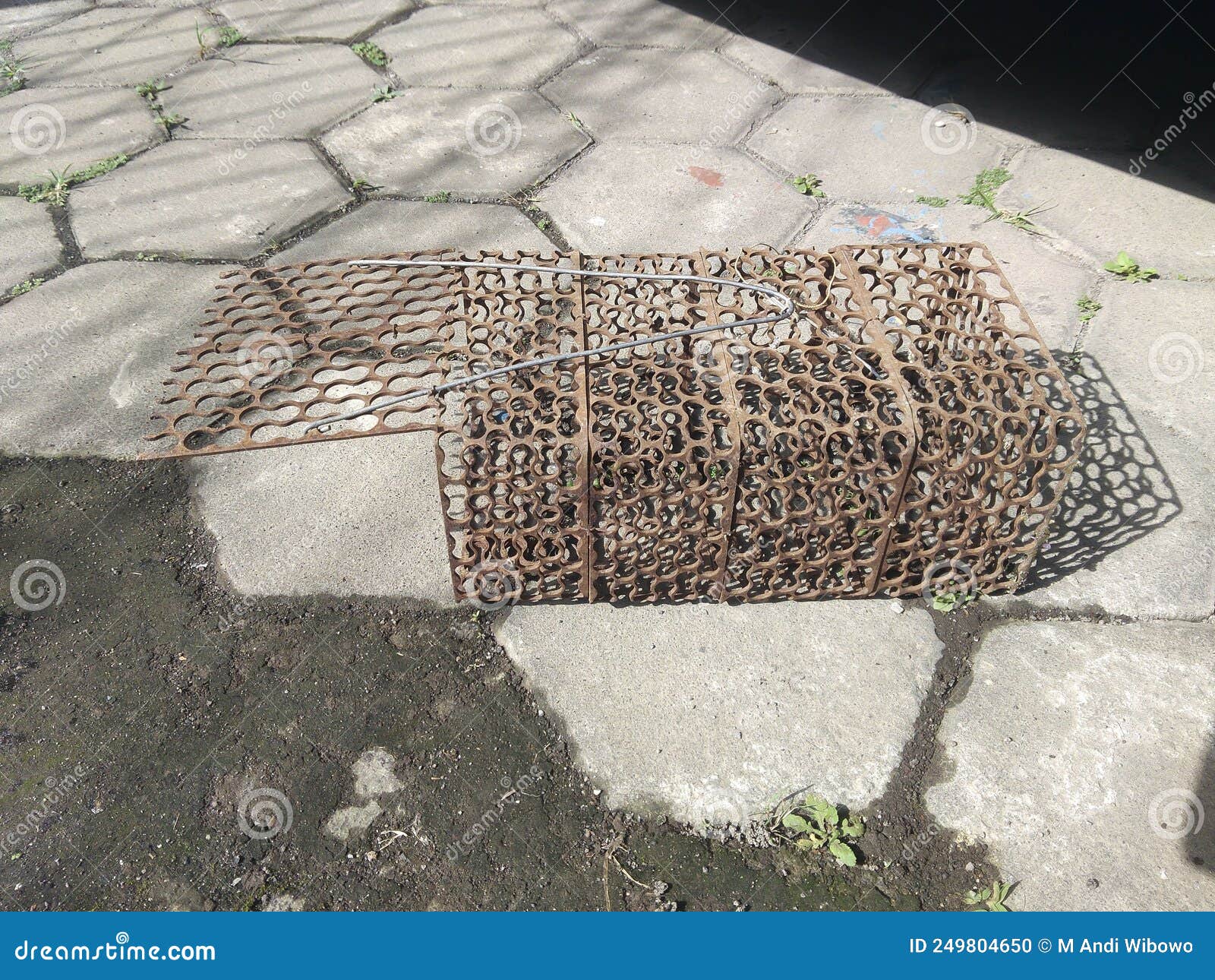 Wire Mesh Mouse Trap for Humane Rodent Control Stock Photo - Image of ...