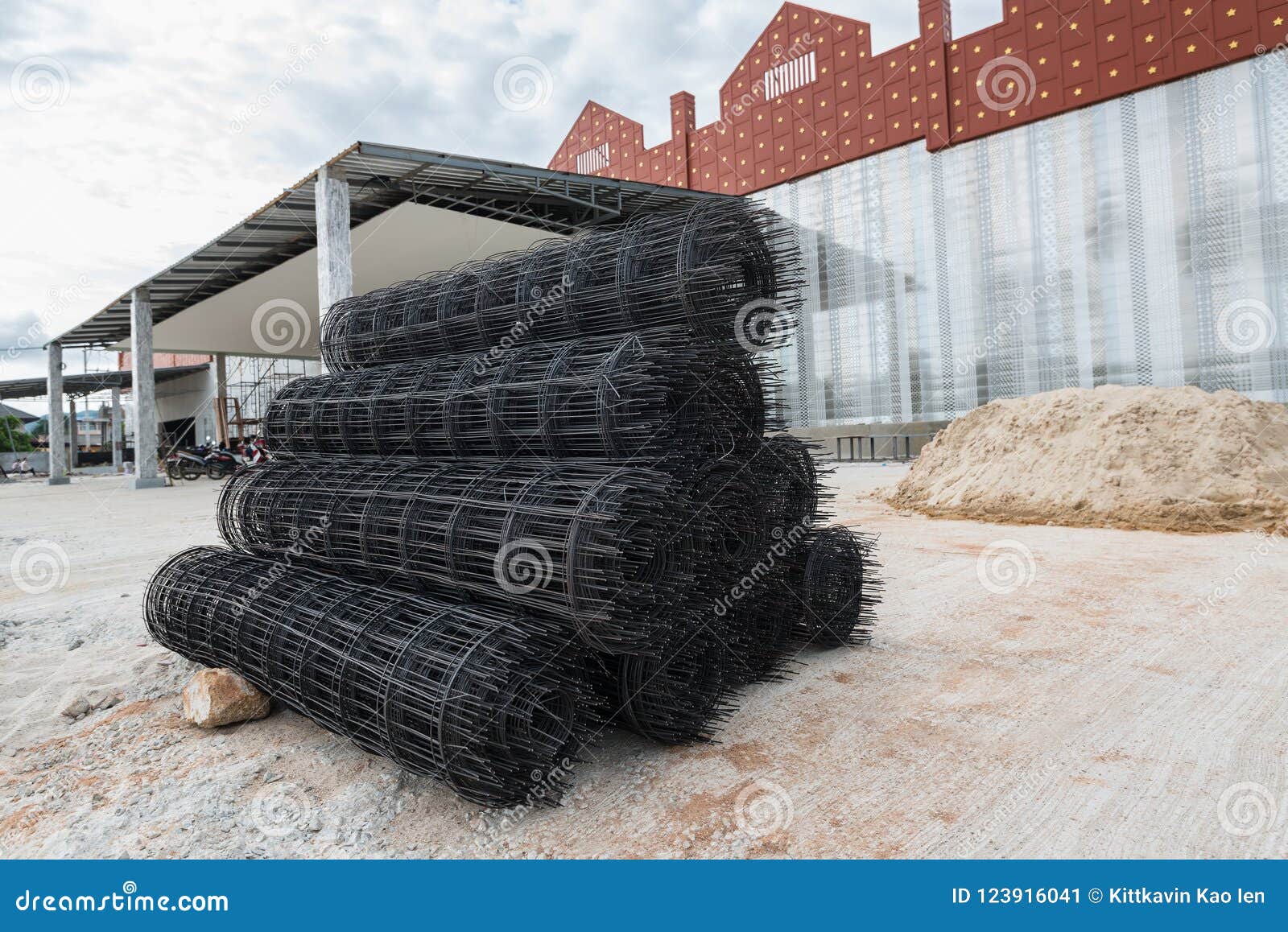Wire Mesh Roll on Construction. Stock Image - Image of enclosure, metal ...