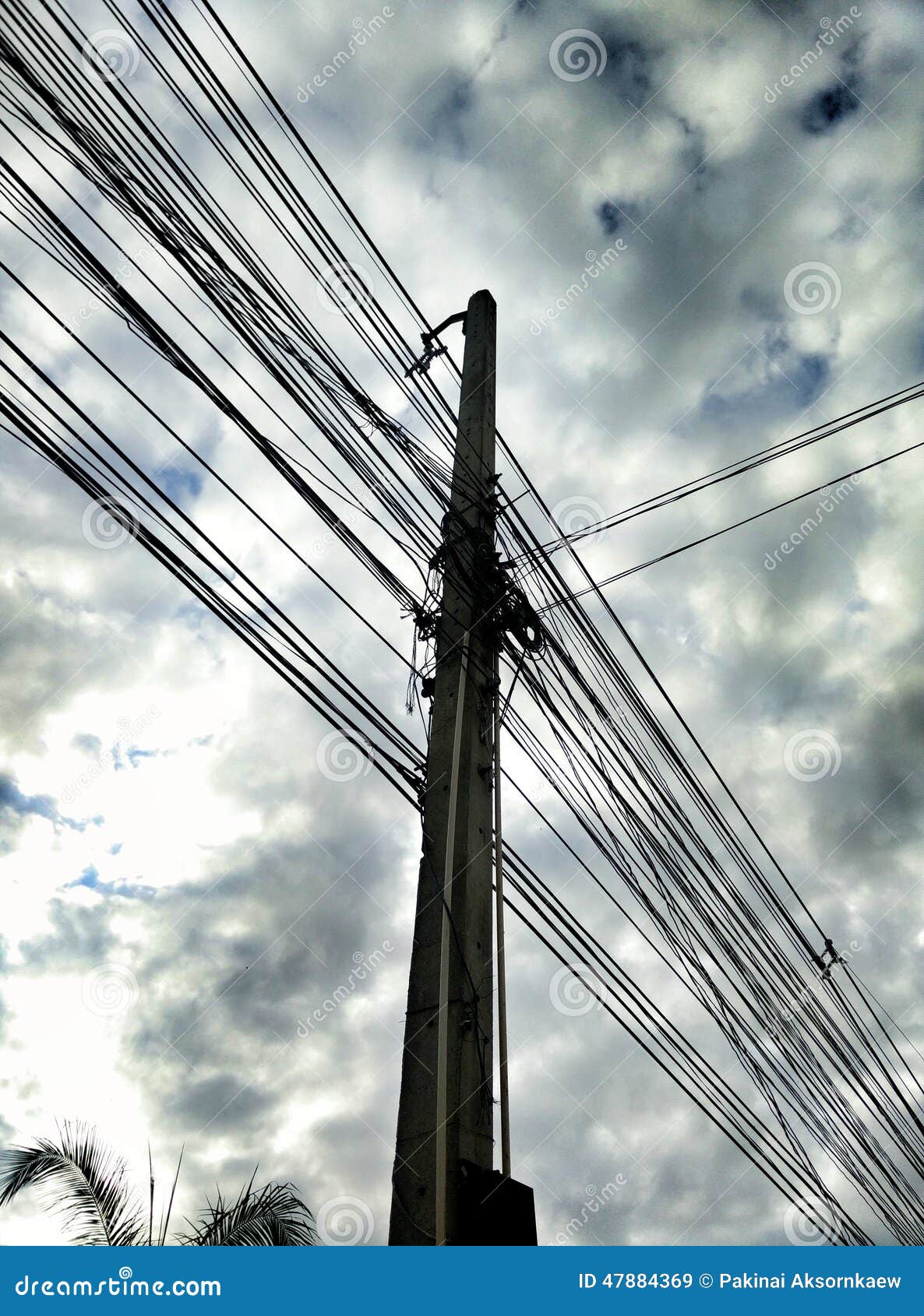 Wire Post Sky Mess Outdoor editorial stock image. Image of asean - 47884369