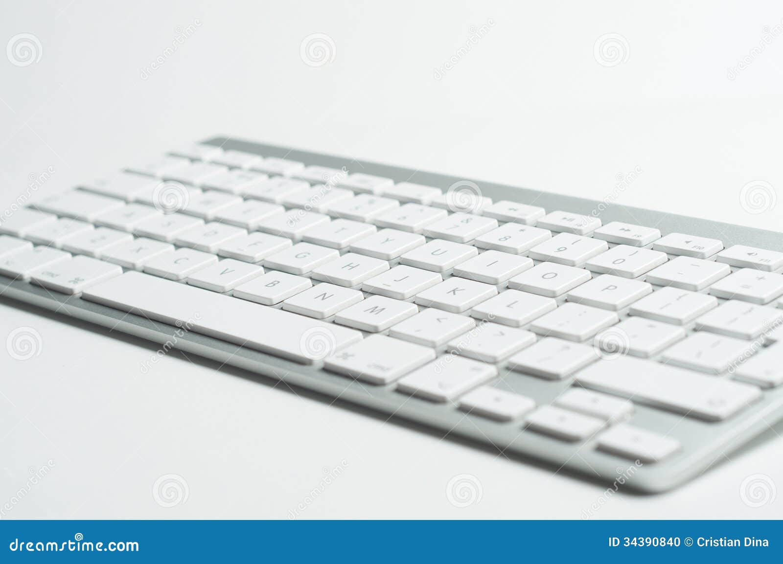 Wireless keyboard close up editorial image. Image of aluminium - 34390840