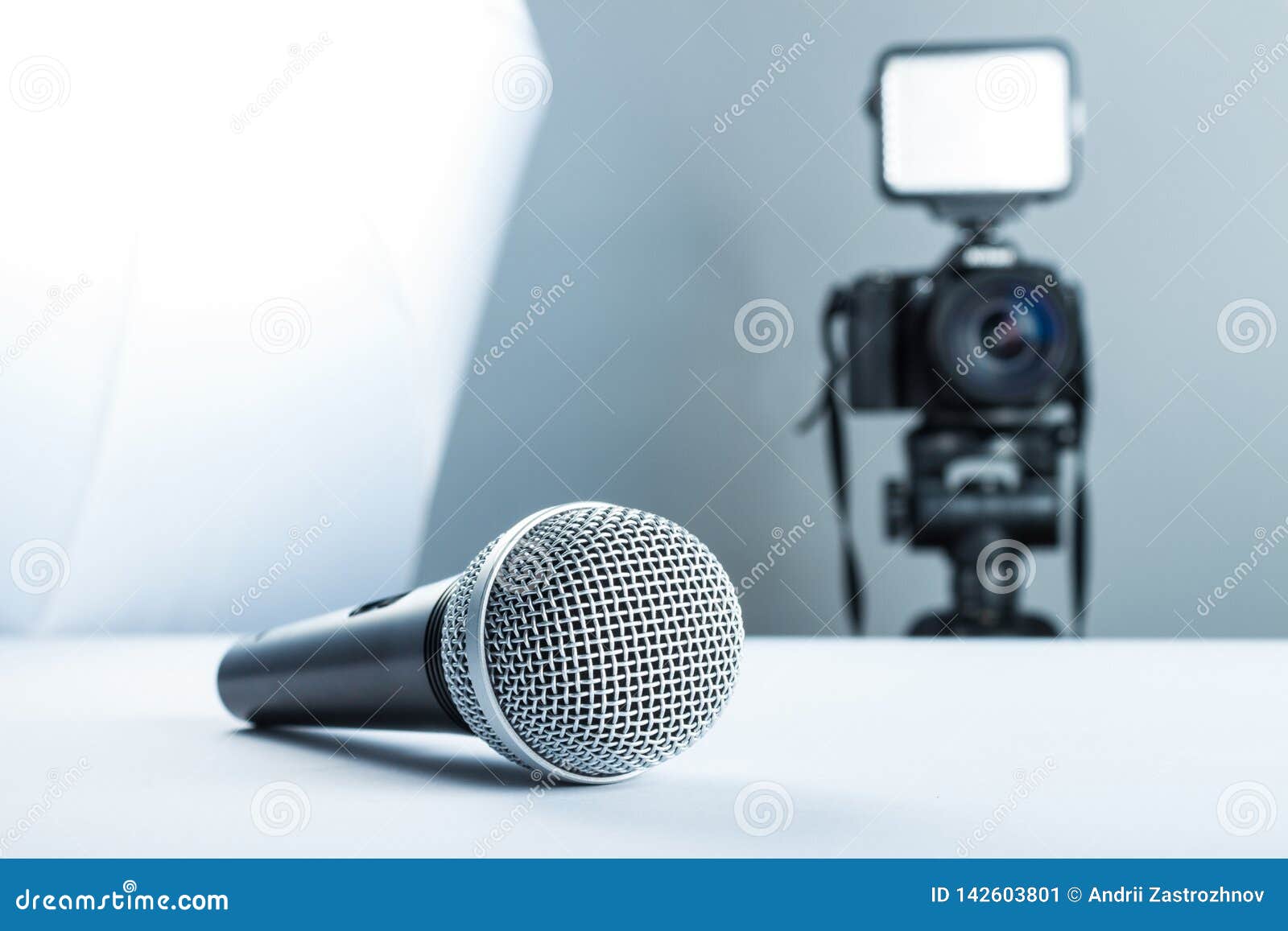 450 Dslr Microphone Stock Photos - Free & Royalty-Free Stock Photos ...