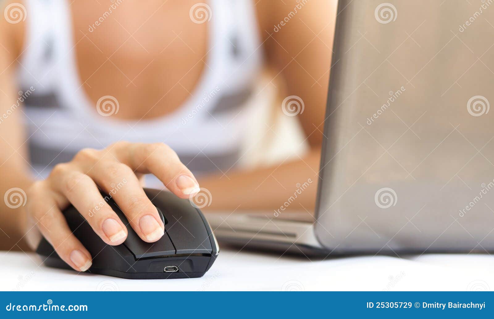 Wireless mouse with hand stock image. Image of click - 25305729