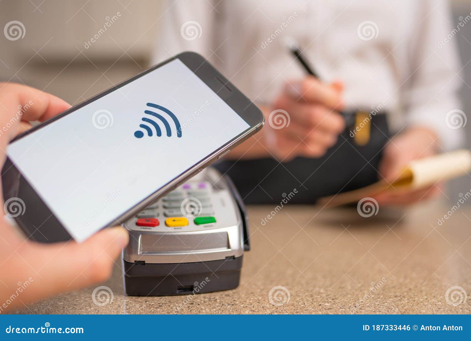 Wireless Payment by Phone through Technology through the Terminal for ...