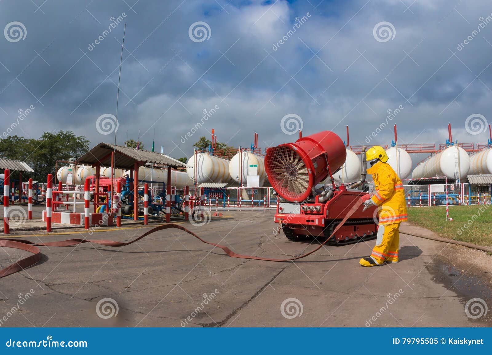 Wireless Remote Controlled Mobile Firefighting Supporting Machine ...