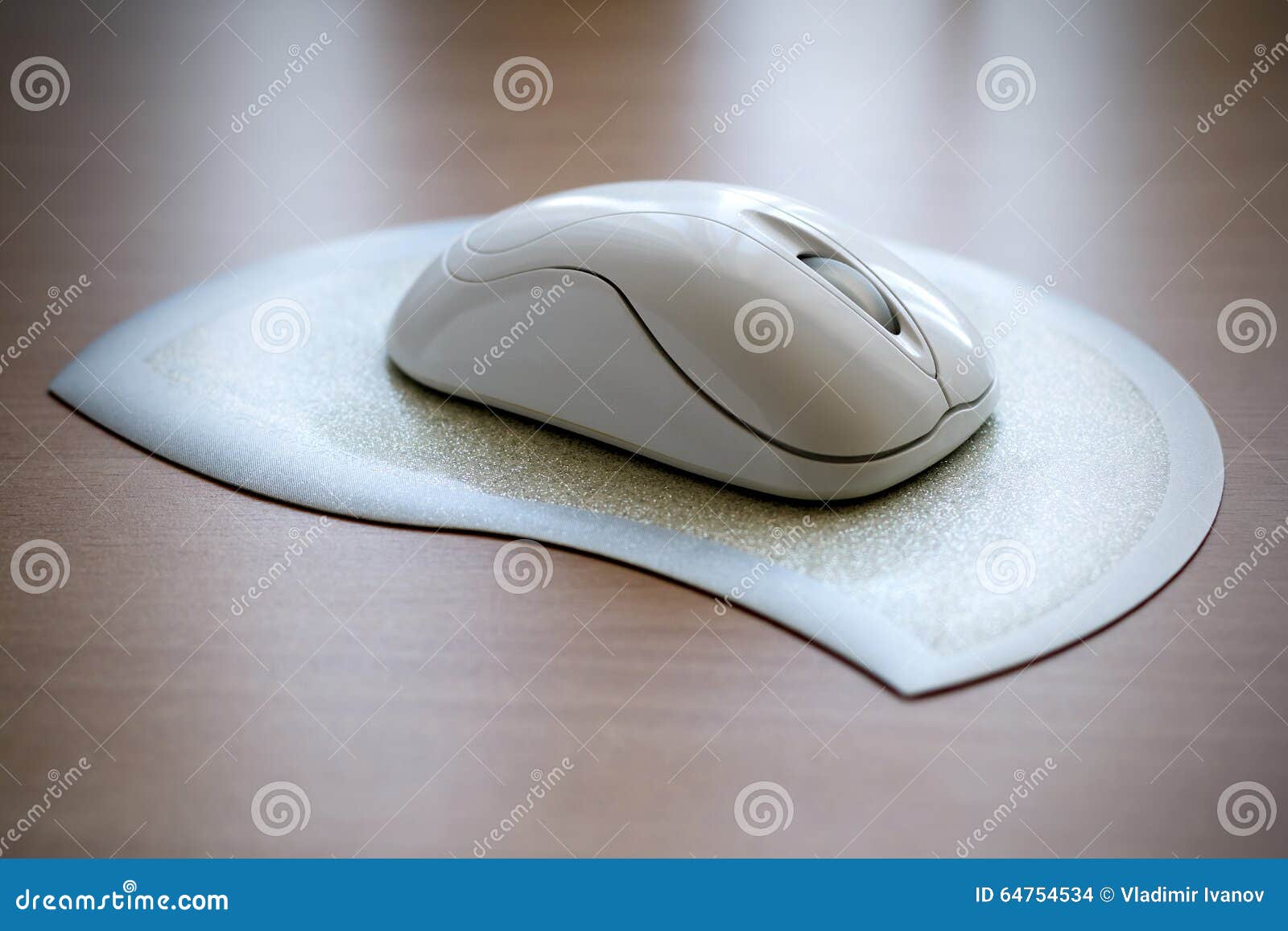 Wireless White Computer Mouse Stock Photo - Image of wireless, white ...