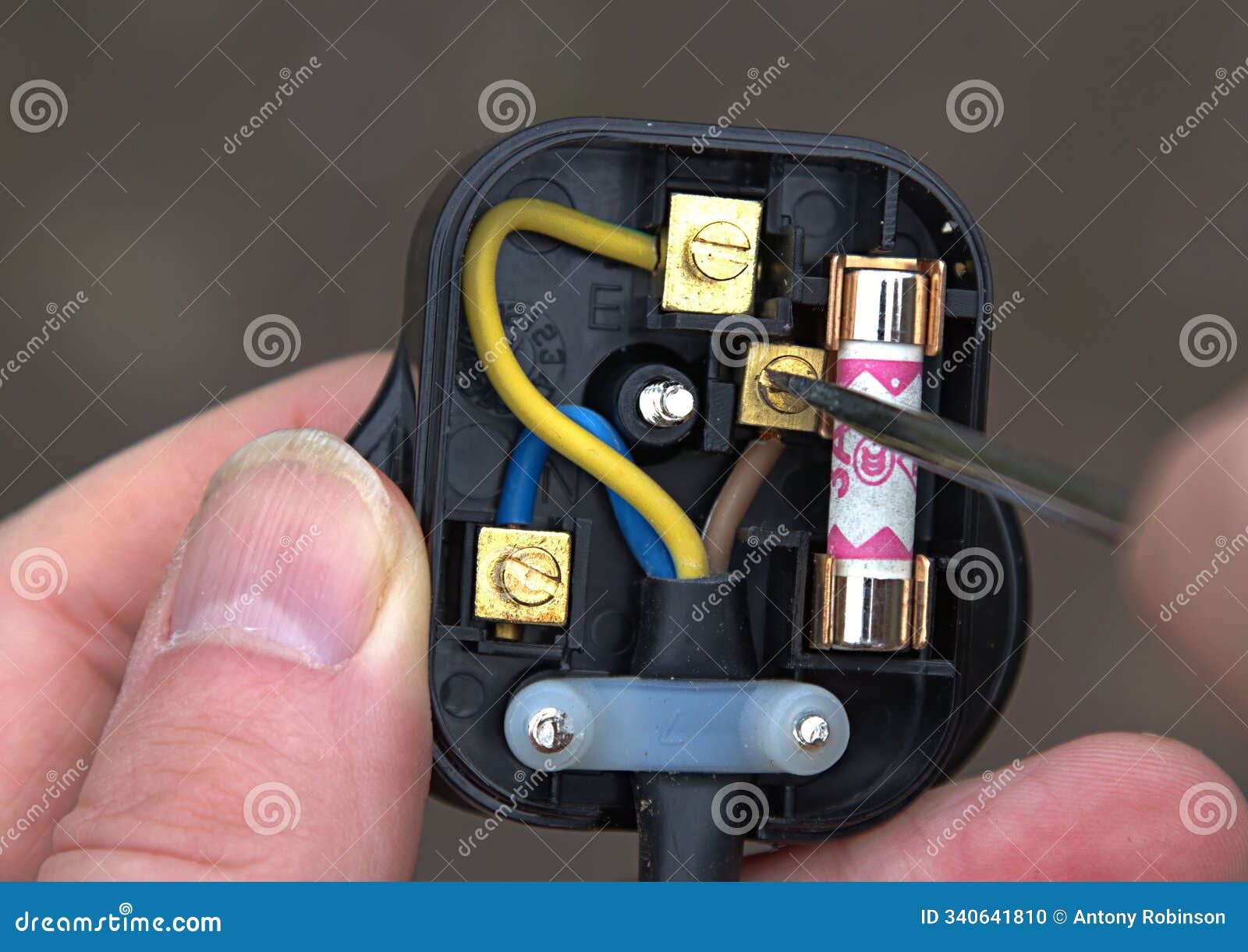 Wiring a British Three Pin Electrical Plug Stock Illustration ...