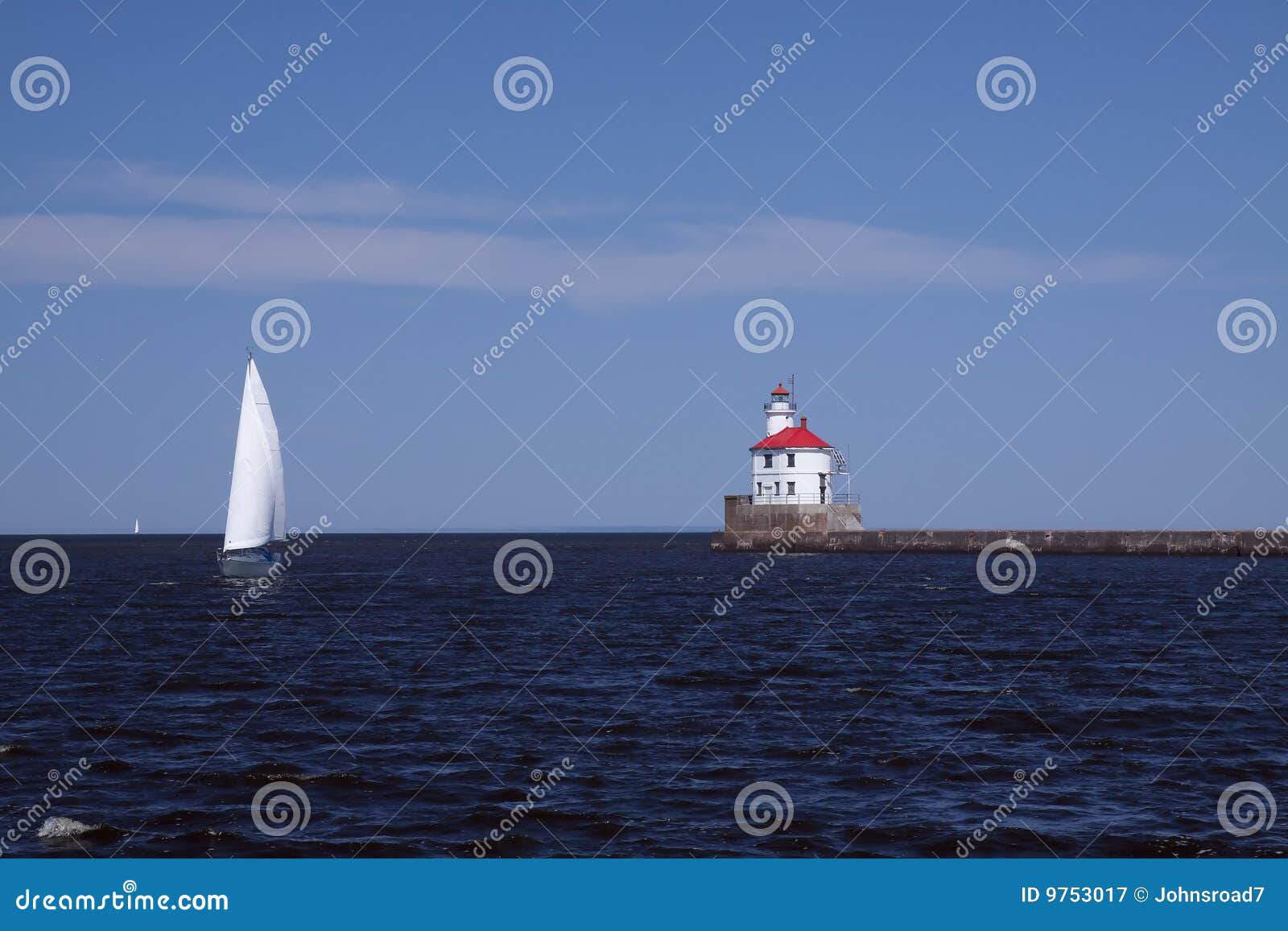 Wisconsin Point Lighthouse stock image. Image of lighthouse - 9753017