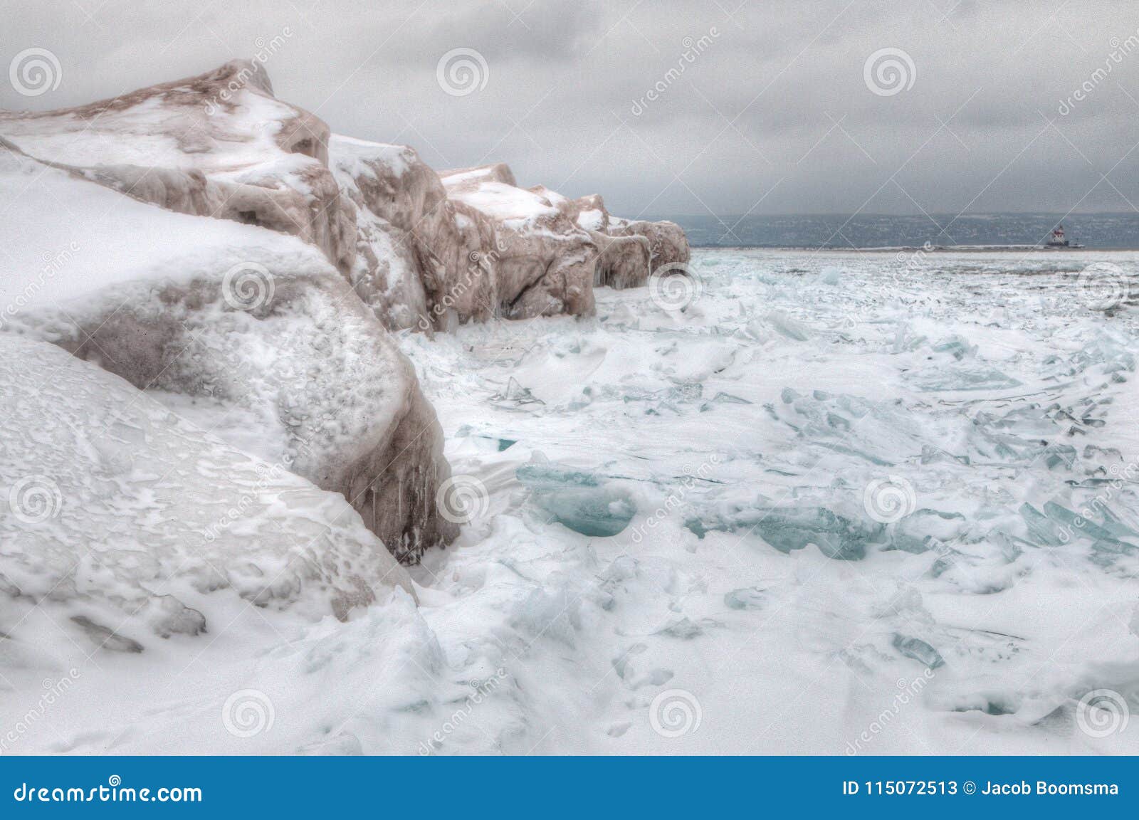 Wisconsin Point in Superior, Wisconsin is on the Shore of Lake S Stock ...