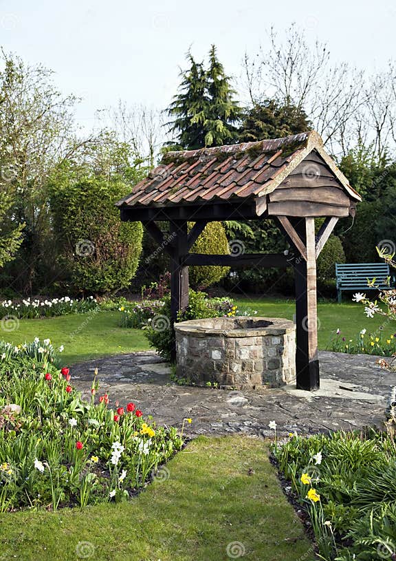 Wishing Well stock image. Image of beauty, vertical, green - 14892161