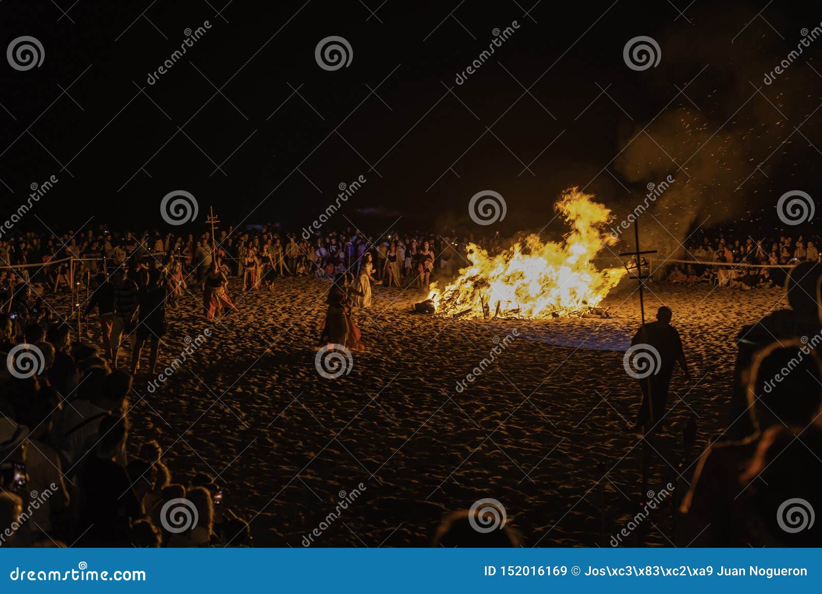 Witches Around the Campfire Editorial Stock Image - Image of burn ...